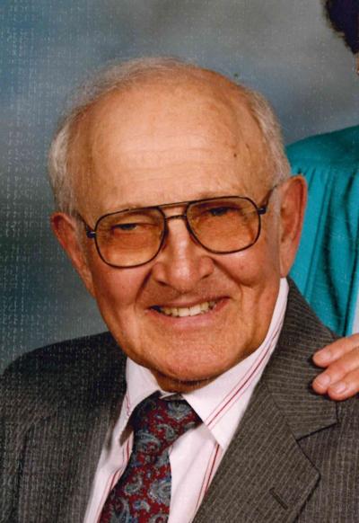 Charles E. Hoff | Obituaries | stoughtonnews.com