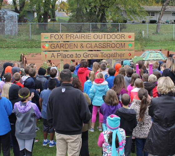 Fox Prairie gifted garden signs | schools | stoughtonnews.com