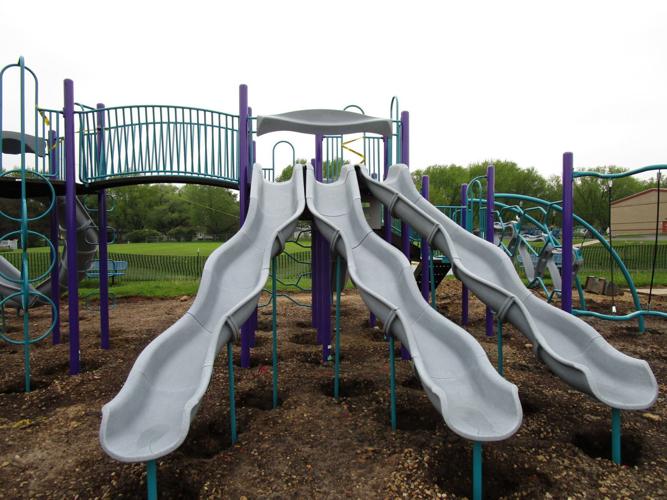 Fox Prairie gets new playground | schools | stoughtonnews.com