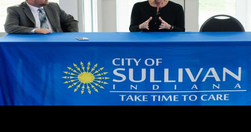 Lieutenant governor tours downtown Sullivan with mayor | News ...