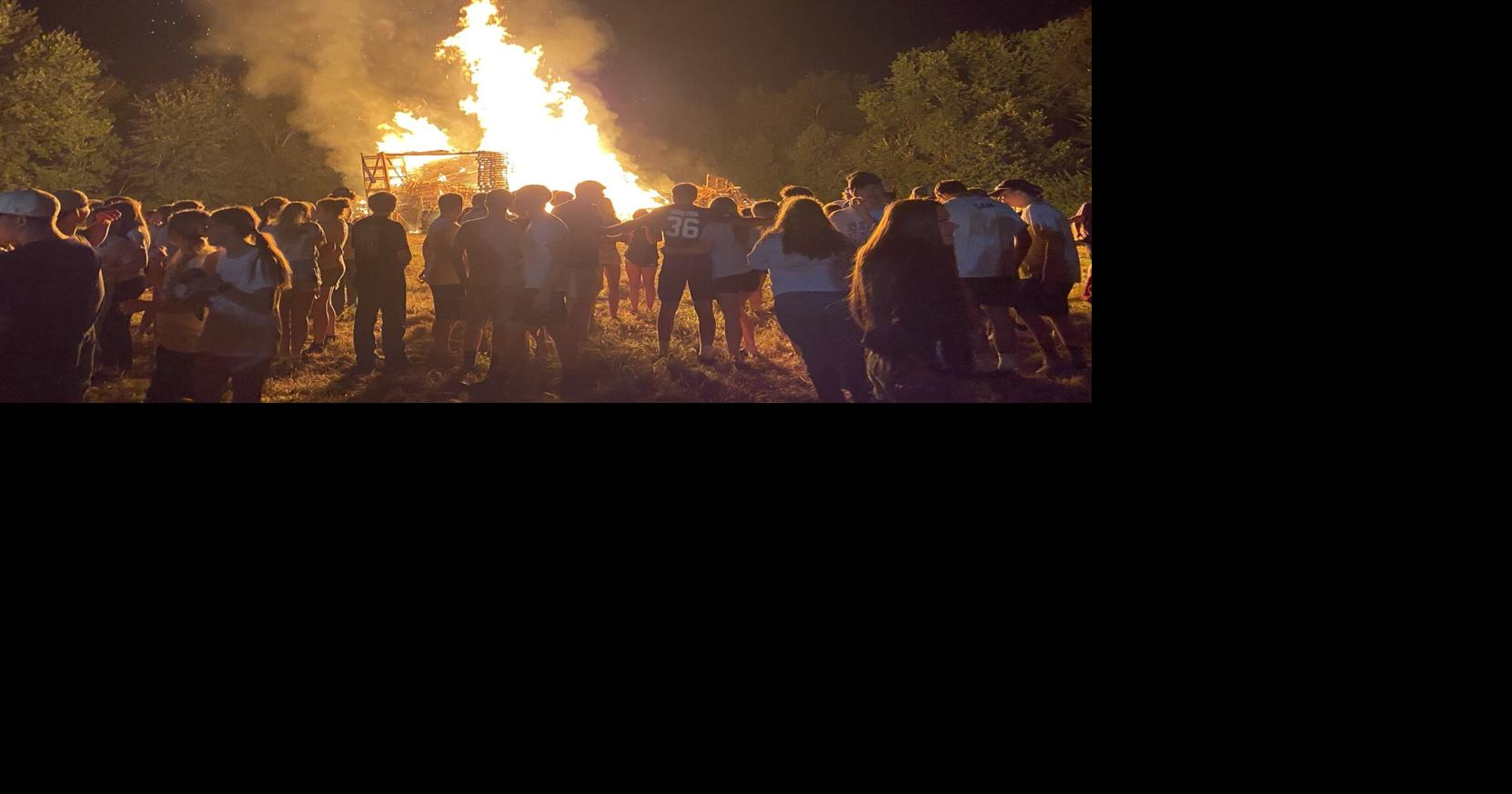 SHS Senior Bonfire | News | sullivan-times.com