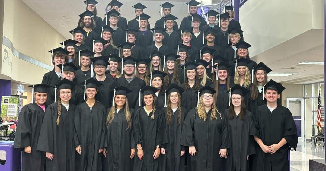 Caps and gowns | News | sullivan-times.com