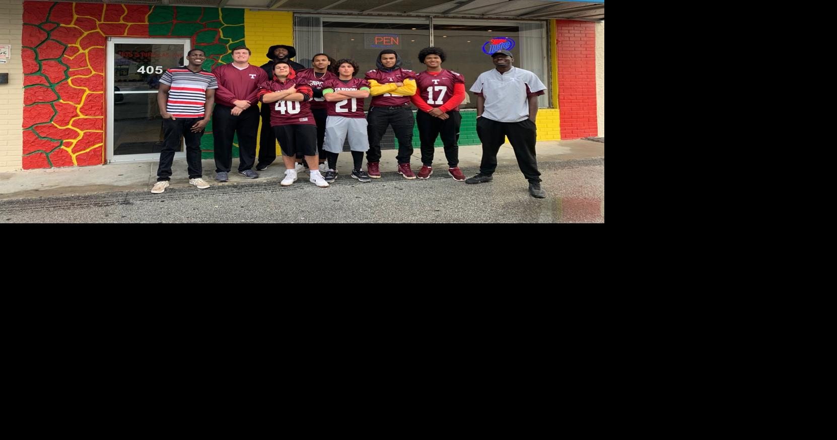 Tarpon football players, coaches clean up town | News | suncoastnews.com