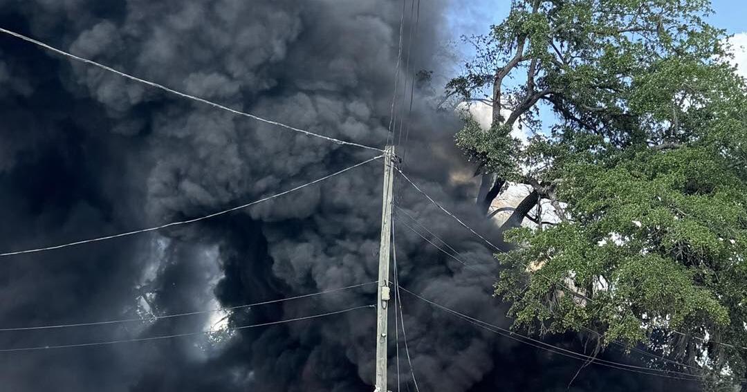 Fire at tire facility blocks U.S. 41 for a time | Crime Crashes Fires ...