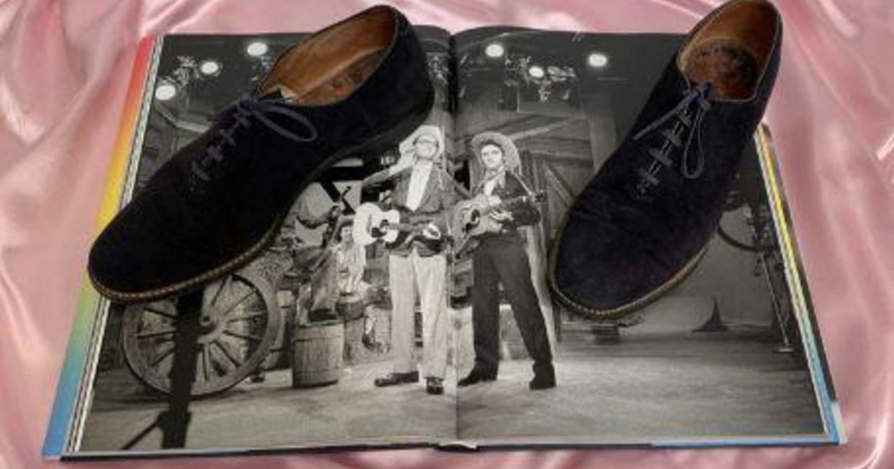 Elvis Presley's actual BLUE SUEDE SHOES! | | sunny97.com