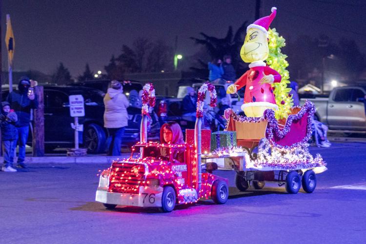 PHOTOS: Christmas lighted parades in Sunnyside | Entertainment ...