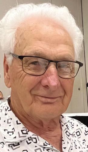 Russ Phillips | Obituaries | sunnysidesun.com