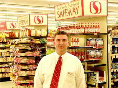 Safeway welcomes new manager | Archive | sunnysidesun.com