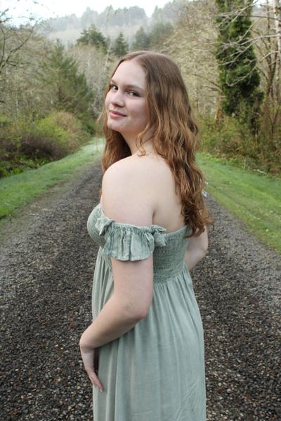 Lilly Kassinger | Graduation | sunnysidesun.com