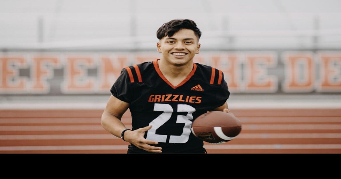 Dominique Booth | Graduation | sunnysidesun.com