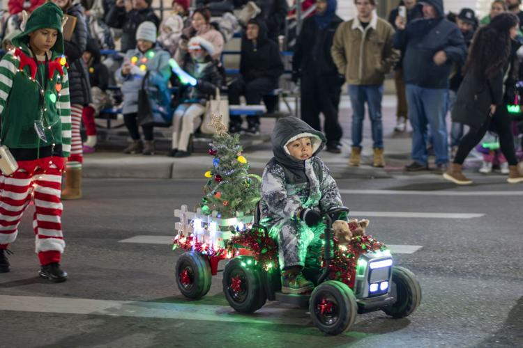 PHOTOS: Christmas lighted parades in Sunnyside | Entertainment ...