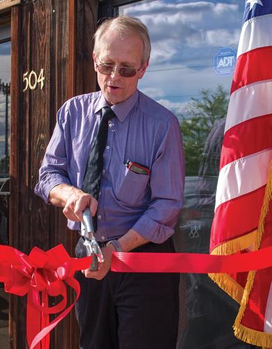 Commissioner La Don Linde opens Sunnyside campaign headquarters | News ...