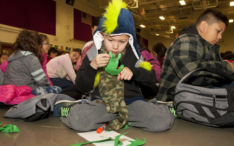 Chief Kamiakin students lead by example | News | sunnysidesun.com