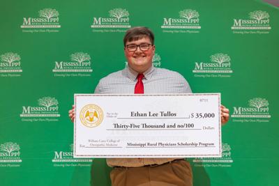 Tullos receives Rural Physicians Scholarship | News | swrankinnews.com
