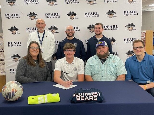 Pearl High School seniors sign with colleges | News | swrankinnews.com
