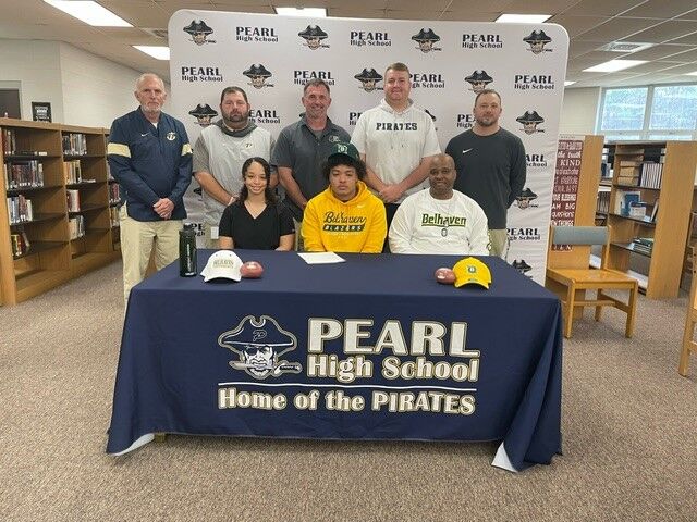 Pearl High School seniors sign with colleges | News | swrankinnews.com