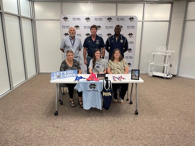 Pearl High School seniors sign with colleges | News | swrankinnews.com