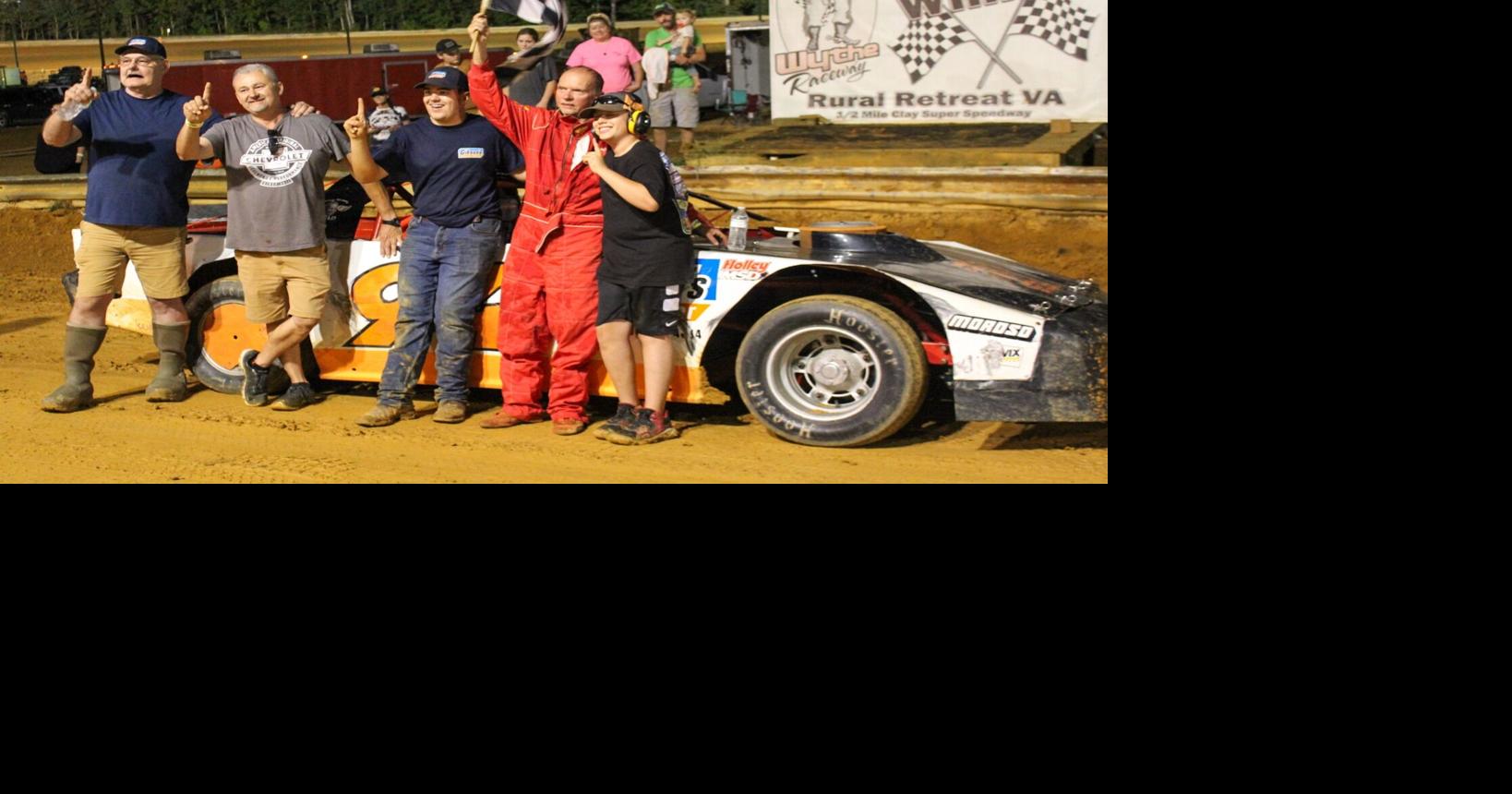 Bishop car paces race