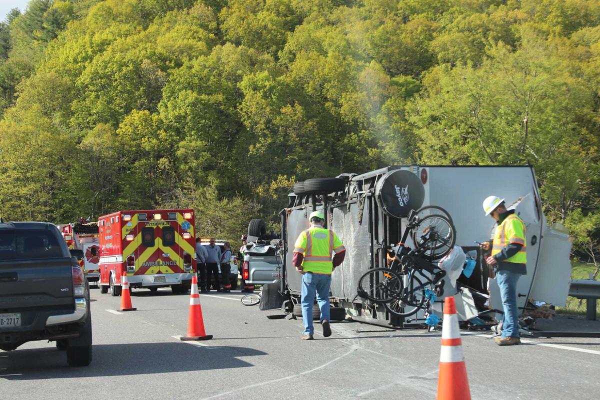 Crews respond to I-77 wreck in Wythe