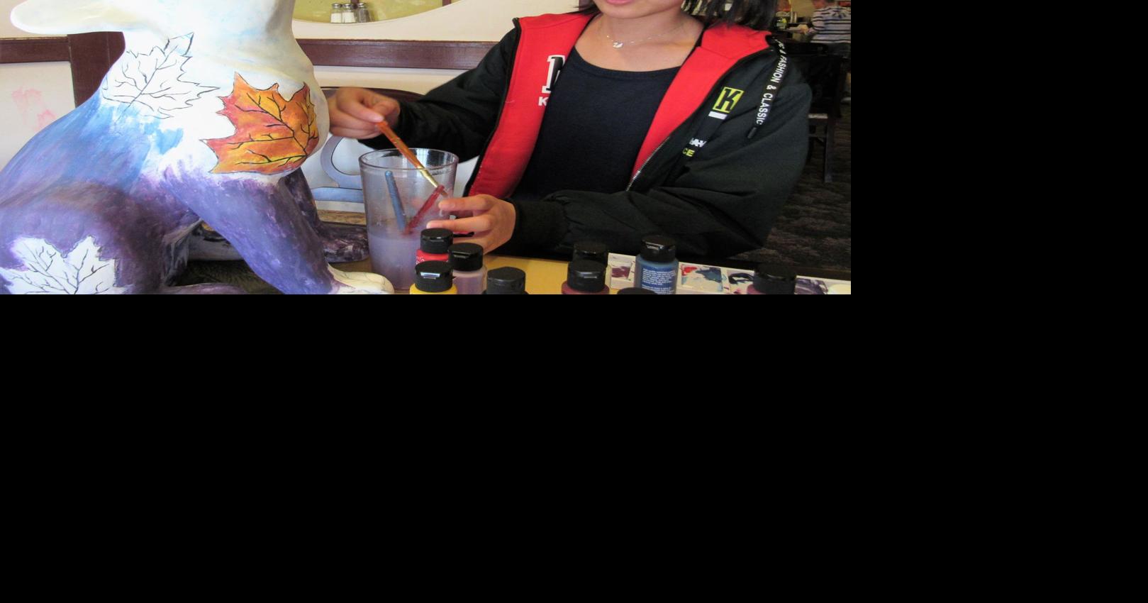 Artists revive wolf display for Abingdon Main Street