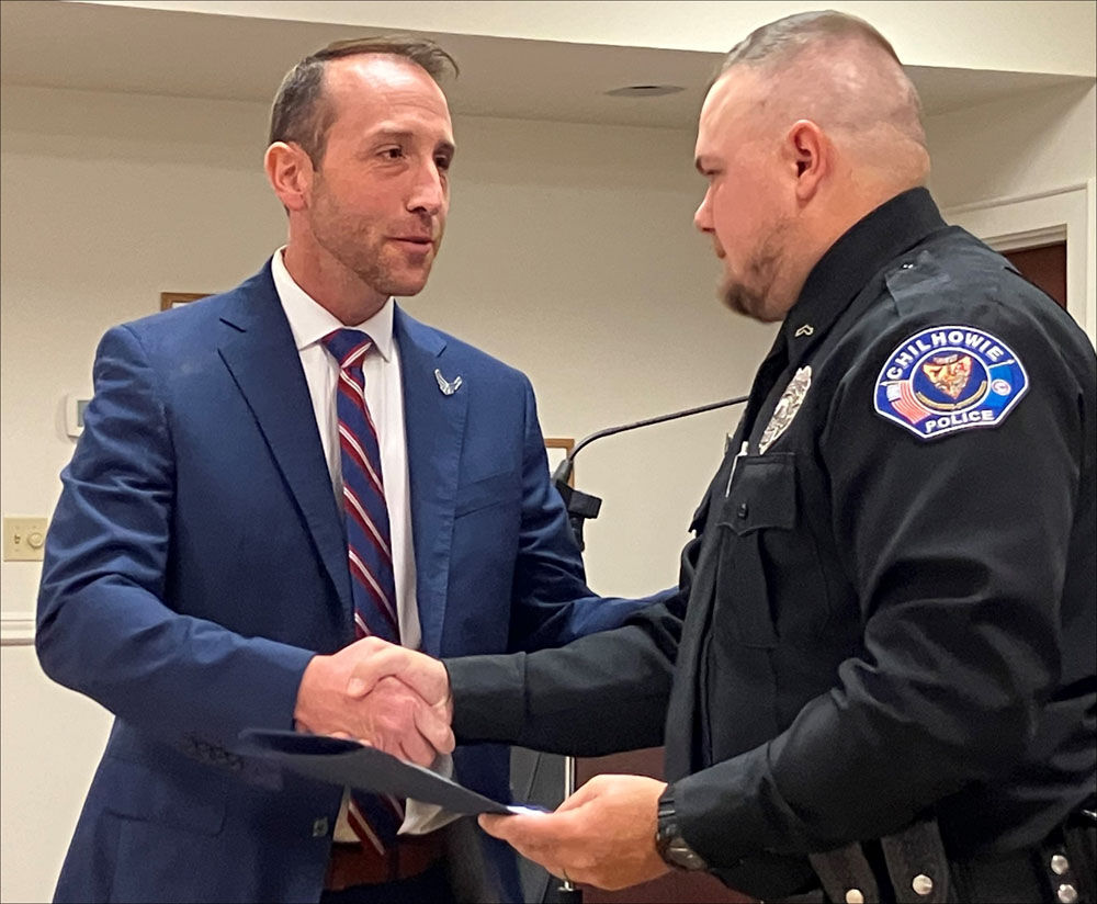 Smyth Commonwealth's Attorney honors Chilhowie PD's Millsaps