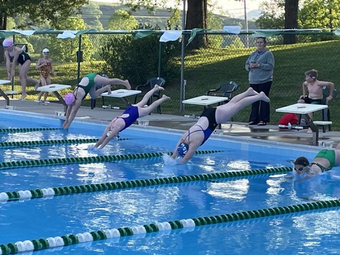 Marion swim team kicks off season
