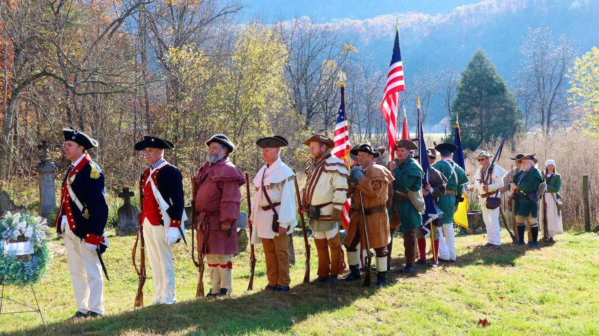 Revolutionary War heroes recognized with grave plaques | Latest Headlines | swvatoday.com