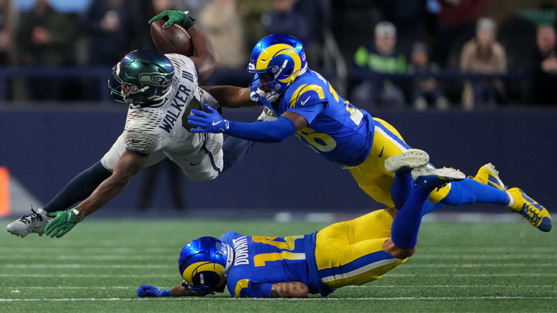 Top photos from Week 16 of the NFL season