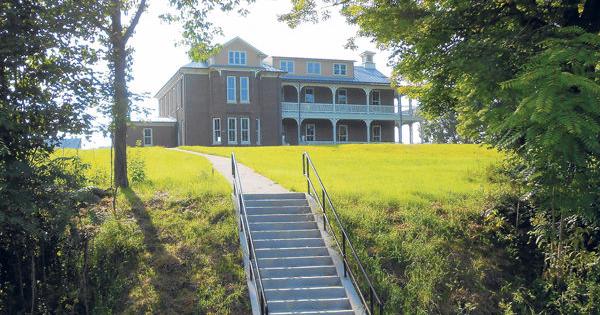 Park looks to renovate historic Foster Falls Hotel