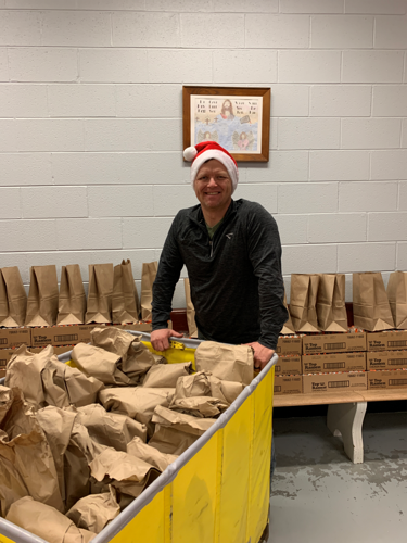 Prison ministry delivers Christmas gift bags to inmates