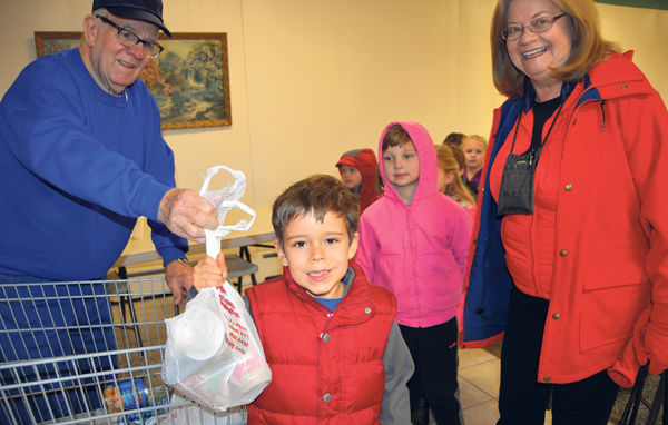 Students donate to Glade Spring food ministry