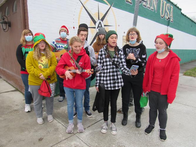 Students from Holston High volunteer in Damascus