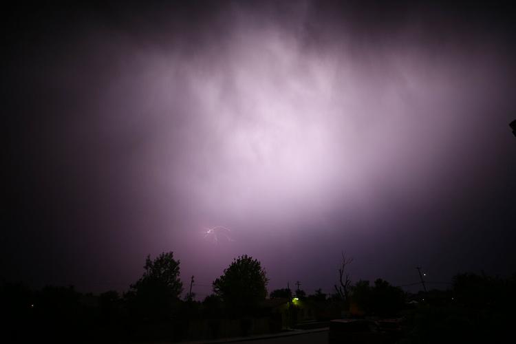 Monday night's lightning show | Photo Galleries | taftmidwaydriller.com