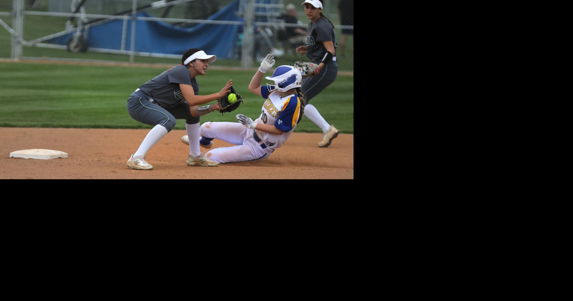 Gallery: TUHS softball vs. Dinuba | Multimedia | taftmidwaydriller.com