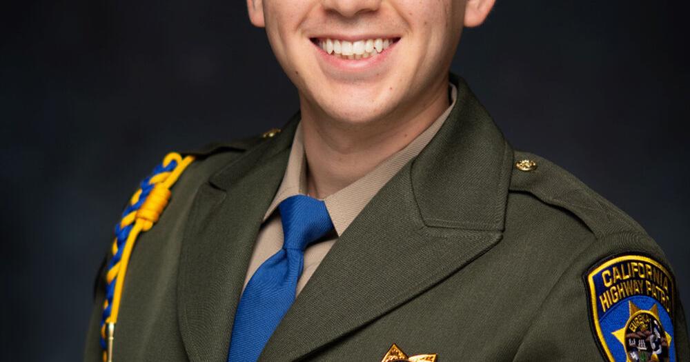 Andres Torres sworn in as CHP officer | News | taftmidwaydriller.com