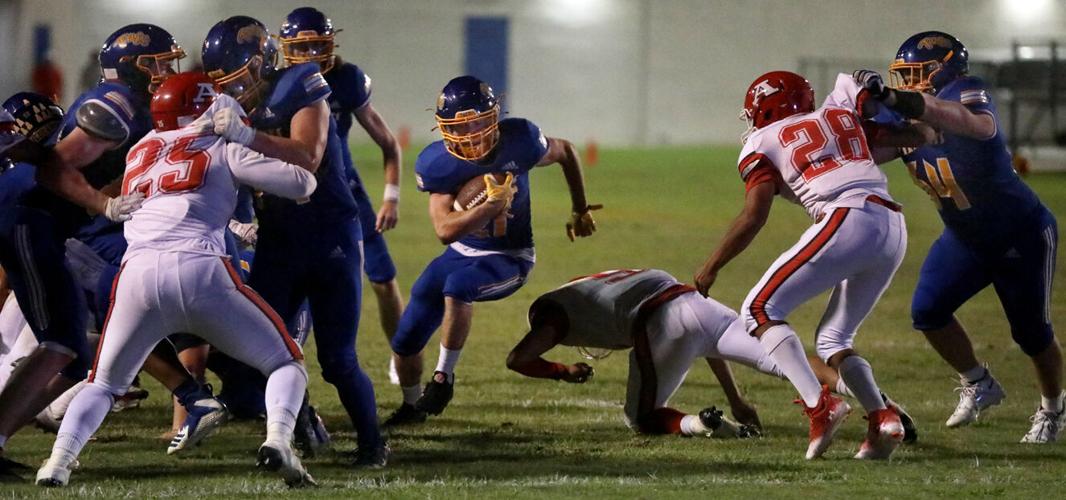 Gallery: Taft High against Arvin | Multimedia | taftmidwaydriller.com