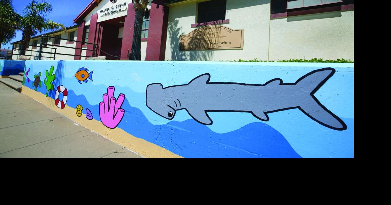 Mural decorates front of Natatorium | | taftmidwaydriller.com