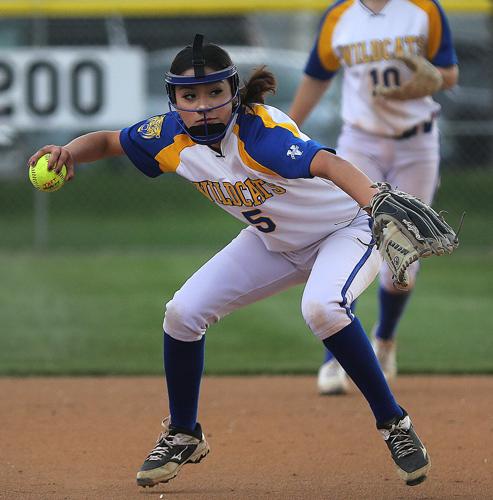 Gallery: TUHS softball vs. Dinuba | Multimedia | taftmidwaydriller.com