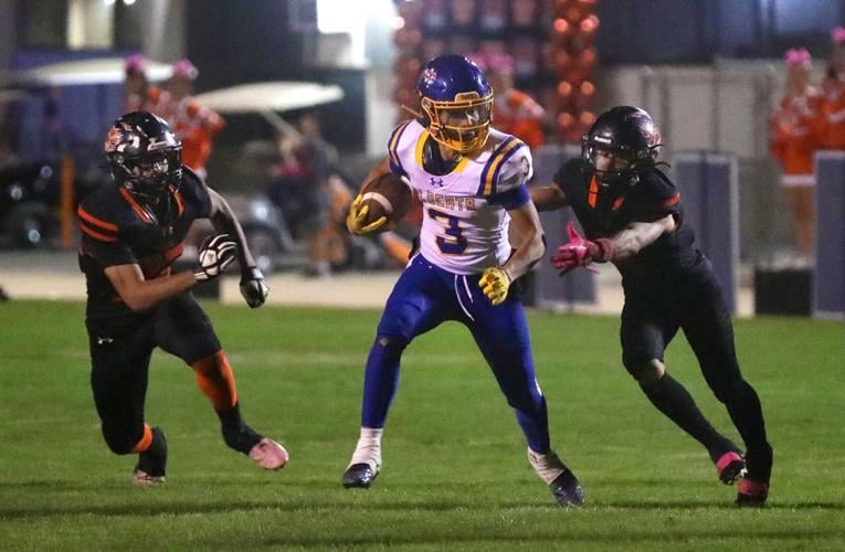 Gallery: Taft Union vs Wasco | Multimedia | taftmidwaydriller.com