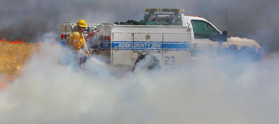 Brush fire burns almost 1,500 acres east of Maricopa | News ...