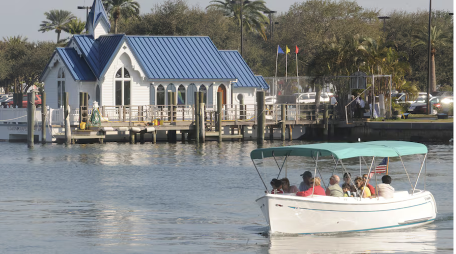 A Tampa Bay chapel houseboat is for sale | News | tampabeacon.com