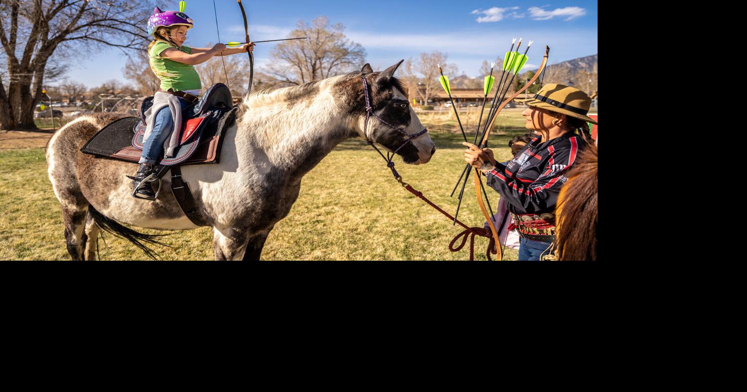 Enos students learn to sling arrows from horseback | Community Sports | taosnews.com