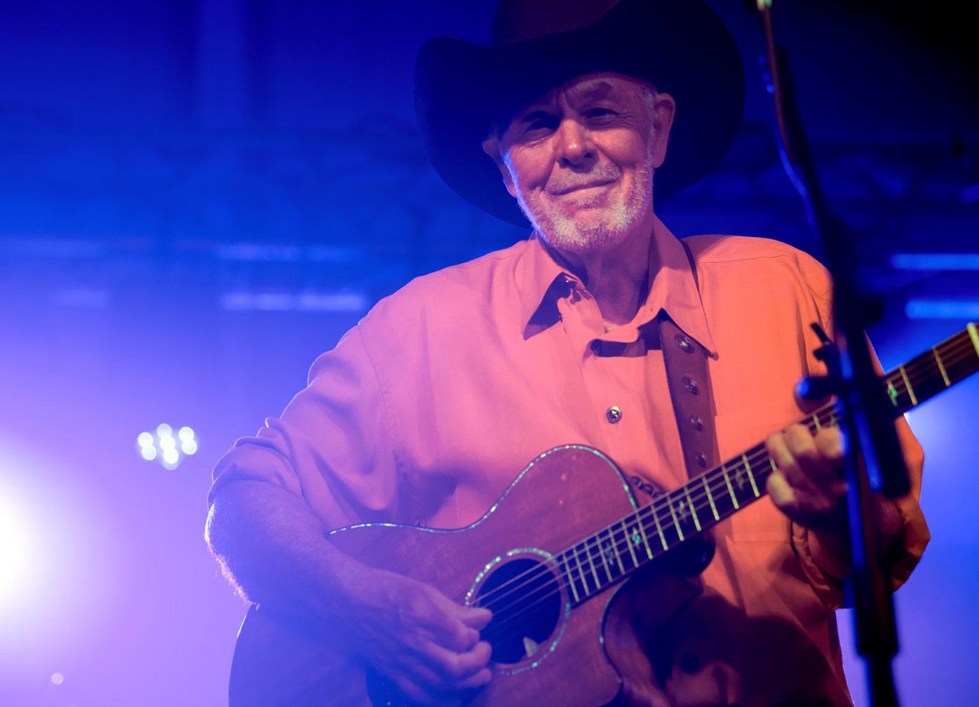 Photo Gallery: Michael Hearne's 2019 Big Barn Dance | Music | taosnews.com