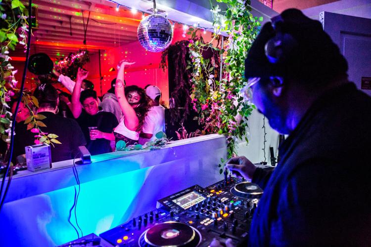 Revolt Gallery branches out | Music | taosnews.com