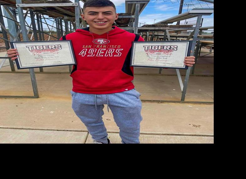 Montano wins Cruz G Chavez II award | Sports | taosnews.com