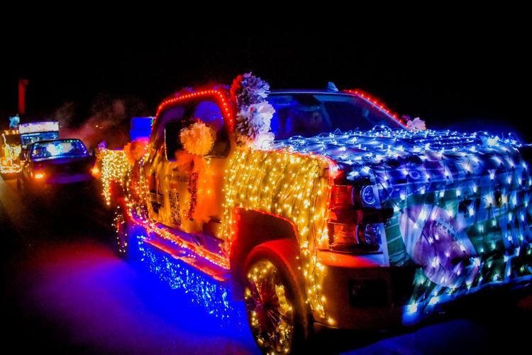 Taos High throws flashy parade on Salazar | Sports | taosnews.com