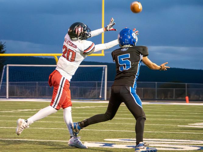 Homecoming Questa falls in first district duel | Football | taosnews.com