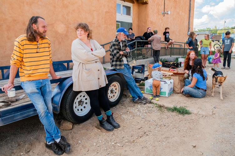 San Cristobal enjoys cider, community at annual apple pressing ...