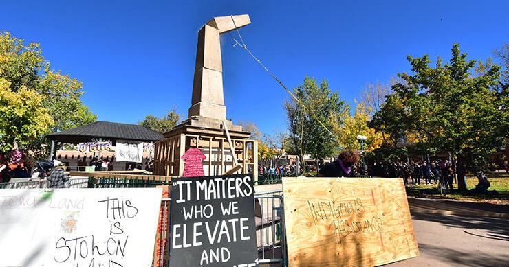 Protestors tear down obelisk in Santa Fe | Updates | taosnews.com