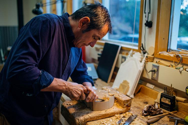 Victor Goler | Tradiciones / Artes | taosnews.com